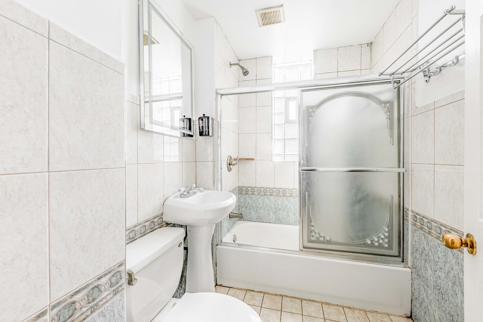 3045 S Keeler Ave, Chicago | Reviews & Apartments for Rent | AptAmigo