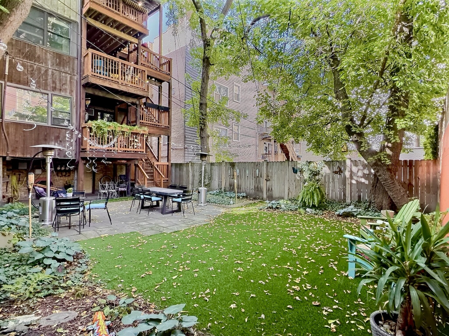 2921 N Pine Grove Ave, Chicago | Reviews & Apartments for Rent | AptAmigo