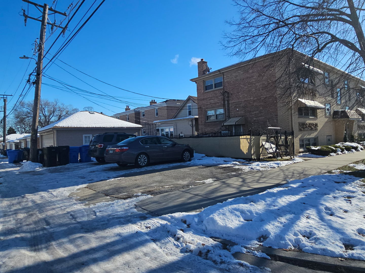 7356 W Addison St, Chicago | Reviews & Apartments for Rent | AptAmigo